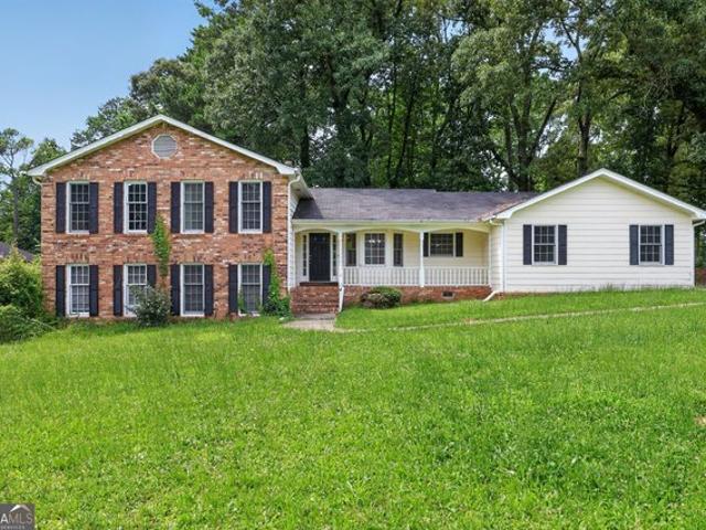 5151 Tara Creek Dr, Ellenwood, GA 30294