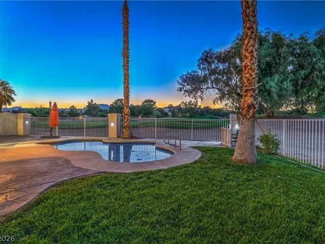 5152 Forest Oaks Dr, Las Vegas, NV 89149