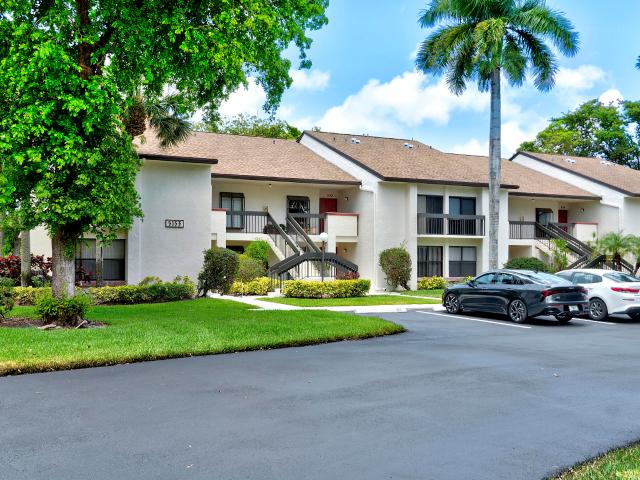 5153 Oakhill Ln, Unit 512, Delray Beach, FL 33484 | MLS #R11133