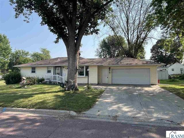 515 10th St S, Saint James, MN 56081