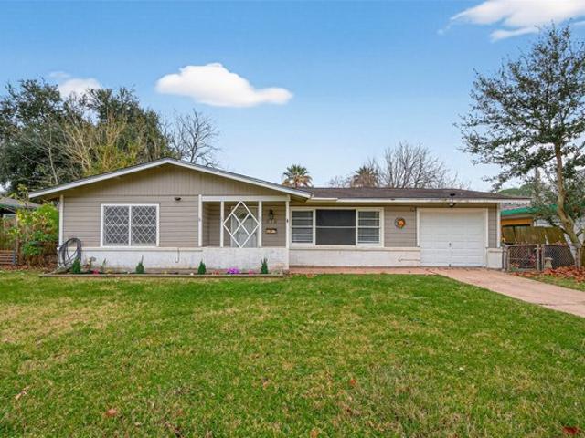 515 24th Ave N, Texas City, TX 77590