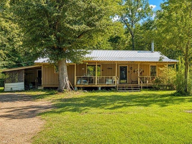 515 County Road 422, Bronson, TX 75930