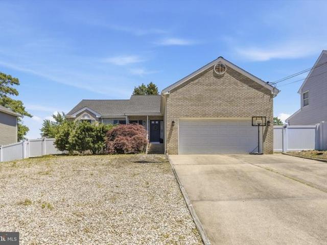 515 Coral Ln, Manahawkin, NJ 08050