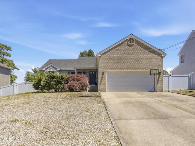 515 Coral Ln, Stafford Township, NJ 08050