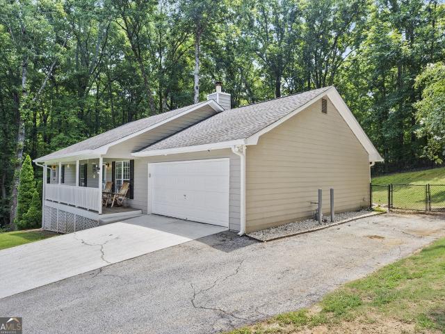 515 Creek View Place