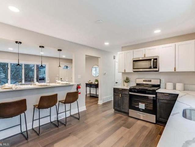 515 Boody Dr, Vineland, NJ 08360