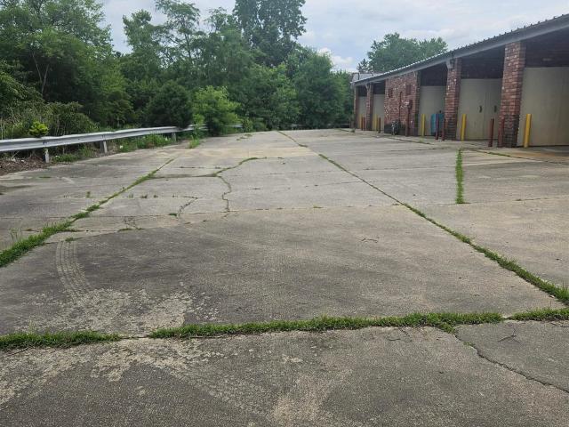 515 Bellmont RD Road
