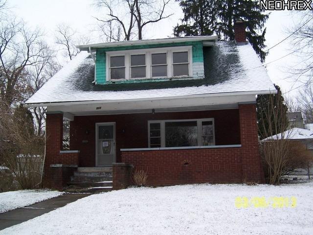 515 Glacier Heights Rd, Youngstown, OH 44509