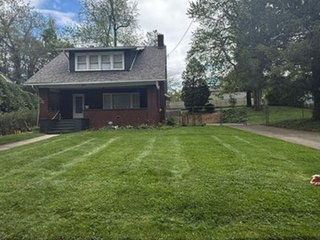 515 Glacier Heights Rd, Youngstown, OH 44509