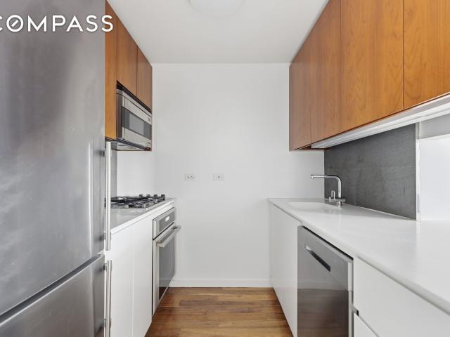 515 E 72nd Street 11E