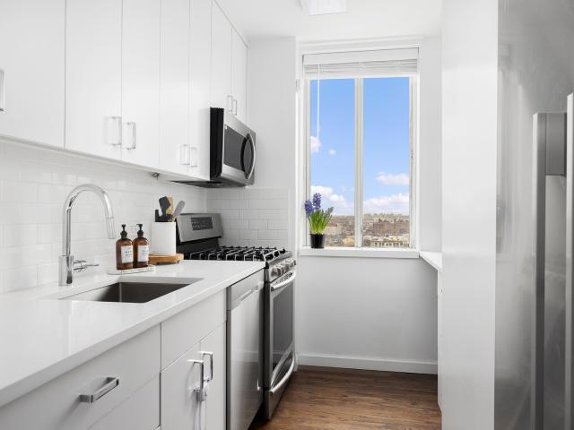 515 E 79TH Street 25F