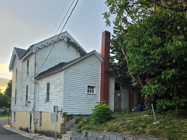 515 E Main St