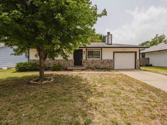 515 E Maywood St, Wichita, KS 67216