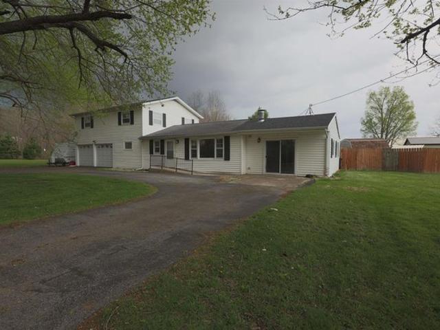 515 E Riverside Rd, Huntington, IN 46750