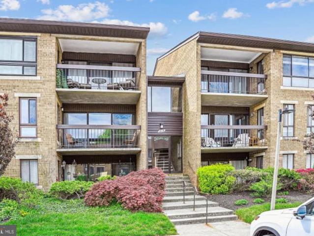 515 Florida Ave #101, Herndon, VA 20170