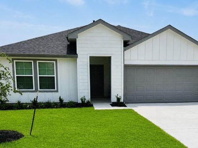 515 Hunter Grove Ln, China, TX 77613