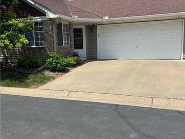 515 Lovell Ave, Roseville, MN 55113