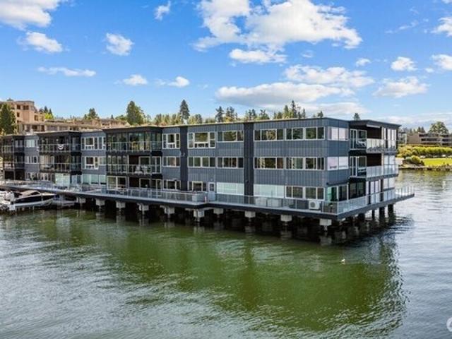 515 Lake St S Apt 205, Kirkland, WA 98033