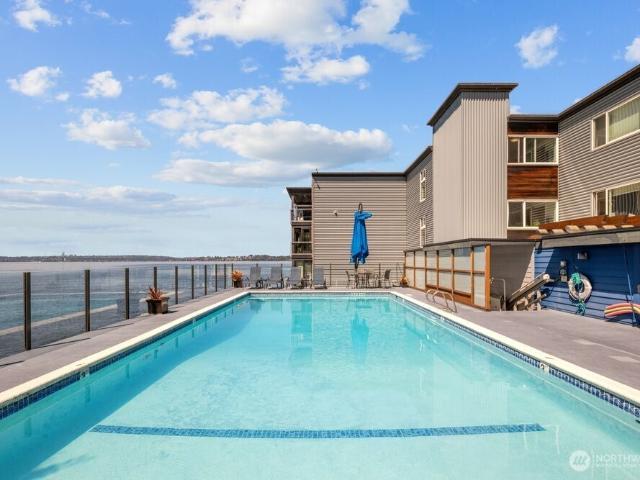515 Lake Street S # 205