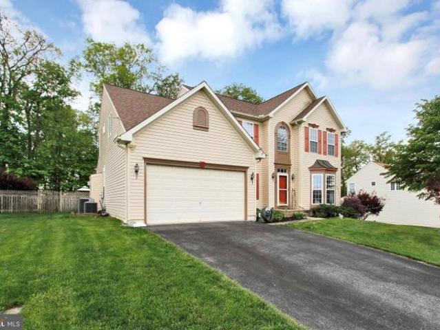 515 Lakeview Dr, Spring Grove, PA 17362