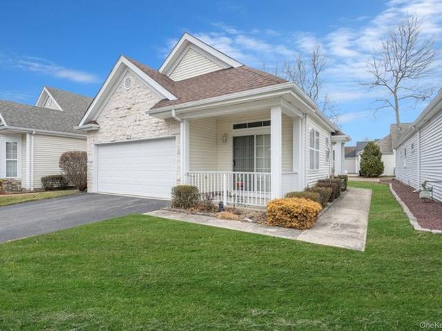 515 Leisure Dr, Ridge, NY 11961