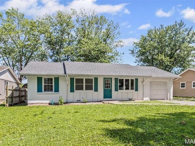 515 Mobile St, Brighton, IL 62012