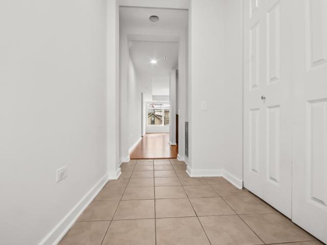 515 N Harlem Avenue # 203
