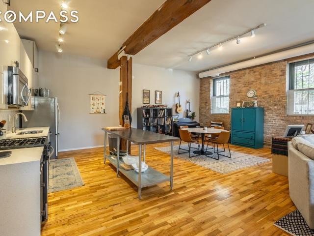 515 N Noble St 113, Chicago, IL