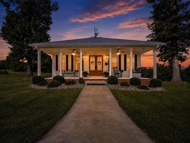 515 New Glasgow Rd, Scottsville, KY 42164