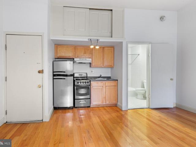 515 S 6th St, Unit 1R, Philadelphia, PA 19147 | MLS #PAPH2608 | Compass