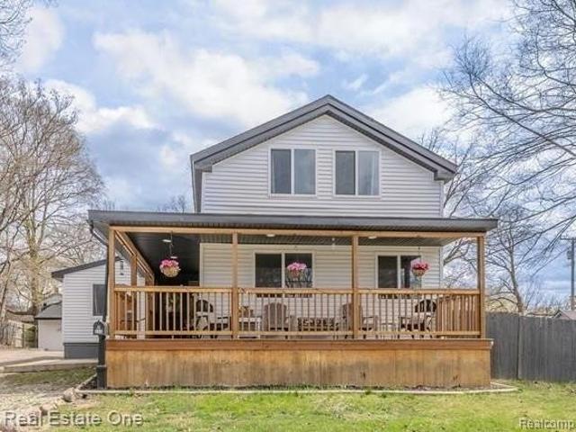 515 S Michigan Ave, Howell, MI 48843