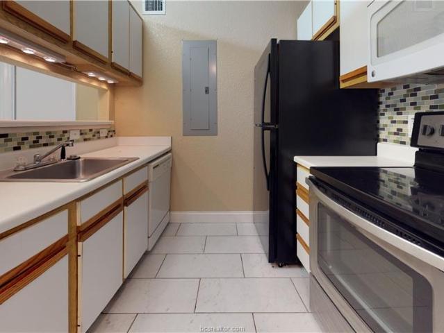 515 Southwest Parkway 201