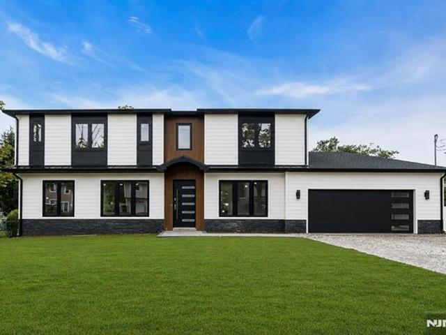 515 Salem St, Paramus, NJ 07652