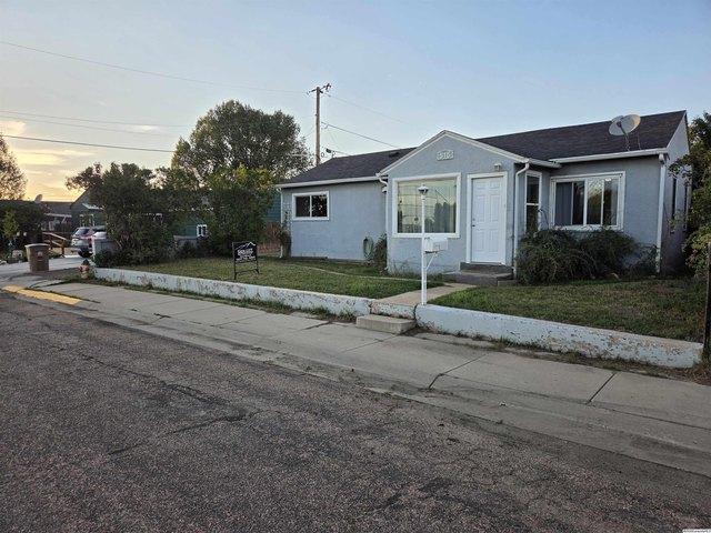 515 Shield St, Laramie, WY 82072