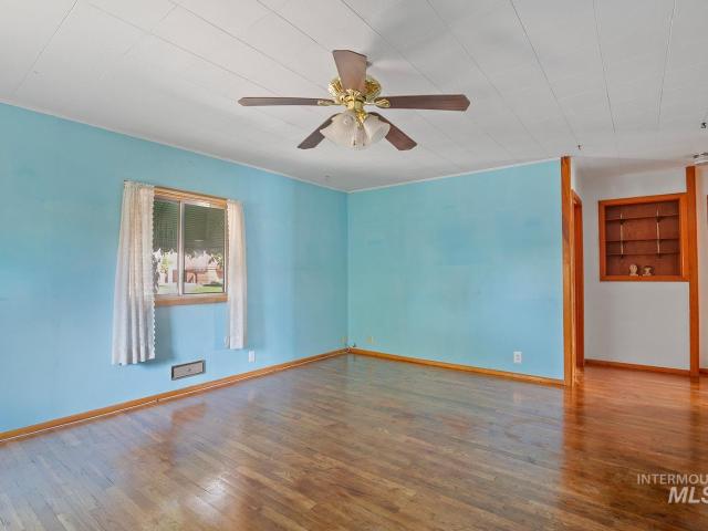 515 Stevens Ave