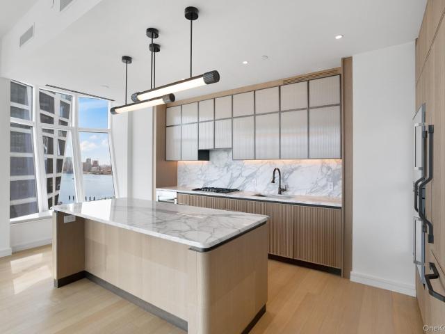 515 W 18th Street 2002