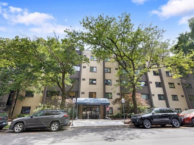 515 W Wrightwood Ave Apt 210, Chicago, IL 60614