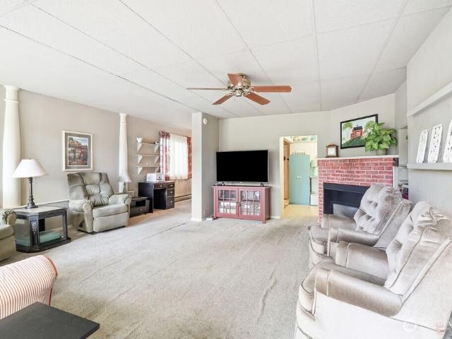 515 W Anderson
