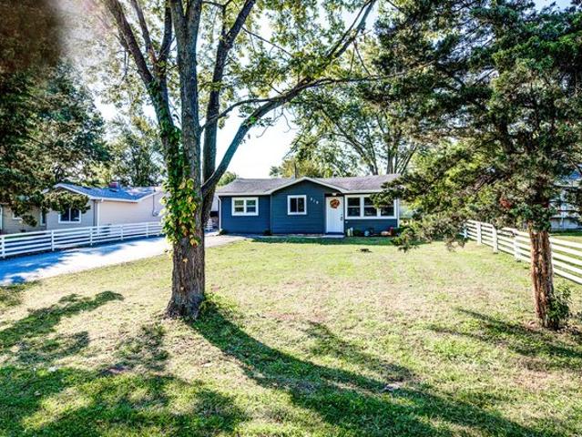 515 W Auburn Ln, Crete, IL 60417