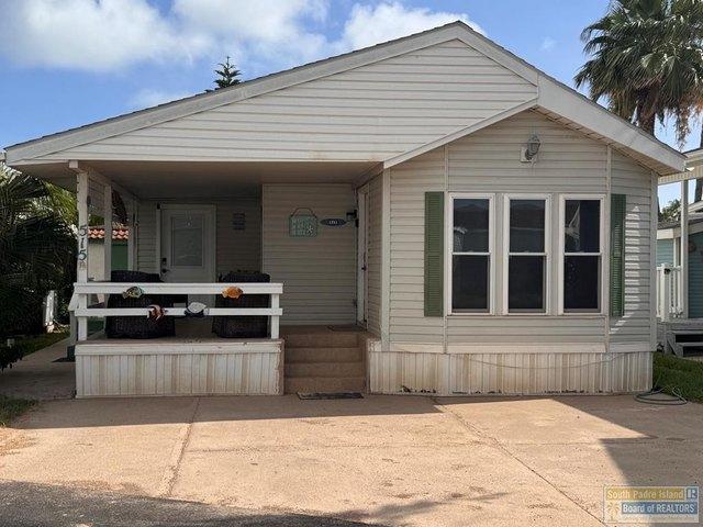 515 W Clam Cir, Port Isabel, TX 78578