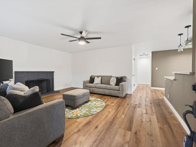 515 W Dunne Avenue