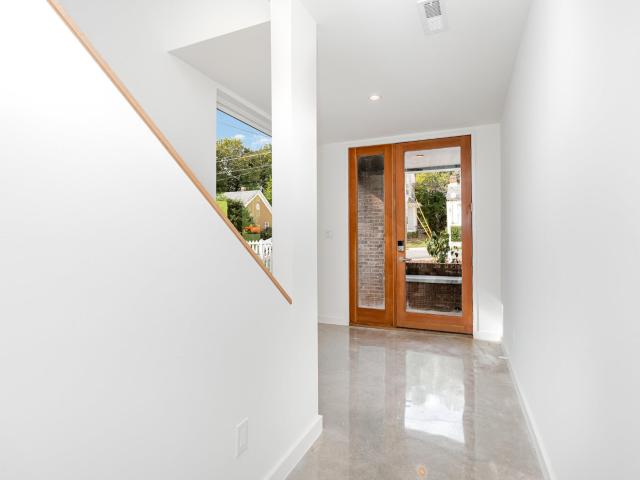 515 W Lenoir Street 102