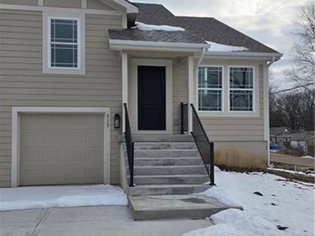 515 W Smith St, Spring Hill, KS 66083