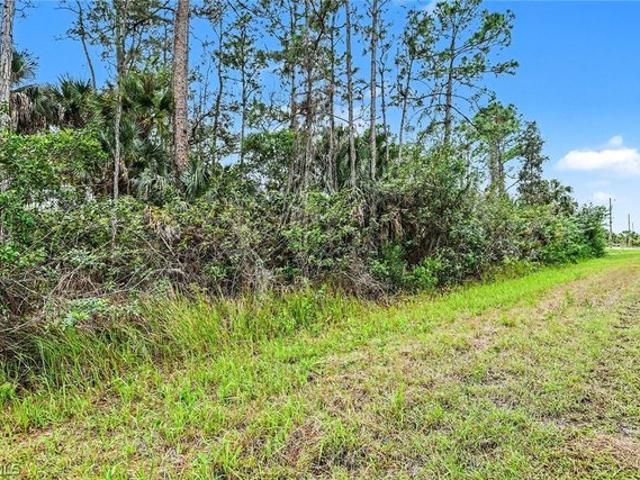 515 Woodman Dr, Lehigh Acres, FL 33972