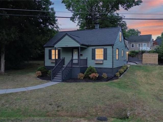 515 Willowbrook Dr, Burlington, NC 27215