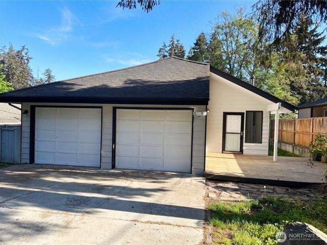 515 Thistle St, Port Angeles, WA 98362