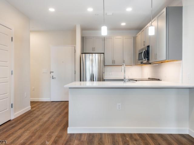 515 Union Blvd # 28