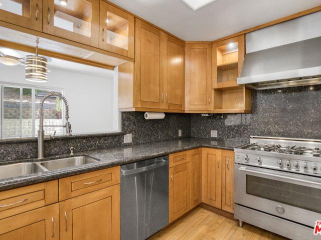 5164 Don Pio Dr, Woodland Hills, CA 91364 | MLS #25605 | Compass
