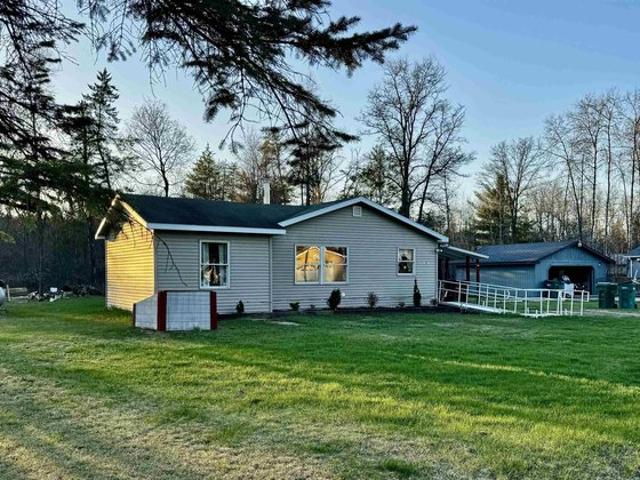 5167 Apache Trl, Harrison, MI 48625