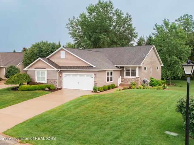 5167 E Hawk Hollow Dr, Bath, MI 48808